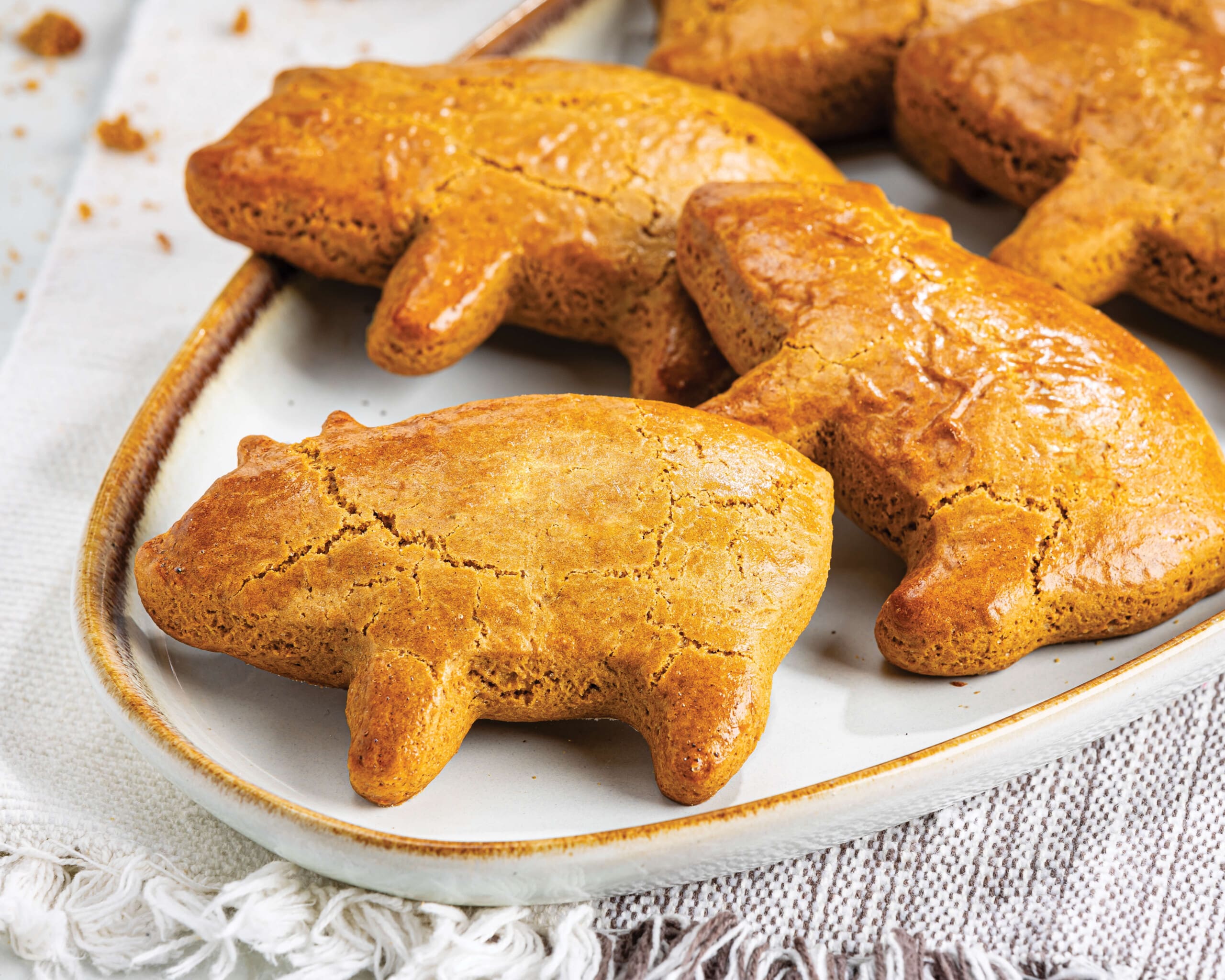 Mexican Gingerbread Pigs Recipe: Delicious Marranitos to Make ...